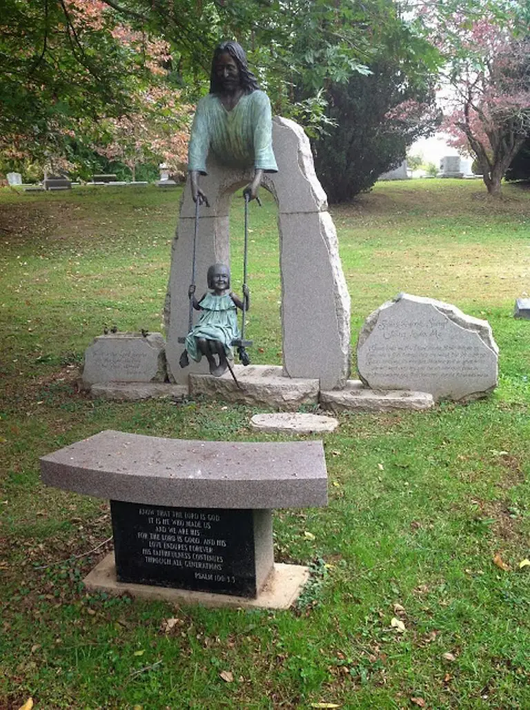 Las 27 tumbas más extravagantes y tenebrosas que te podrás encontrar en ...